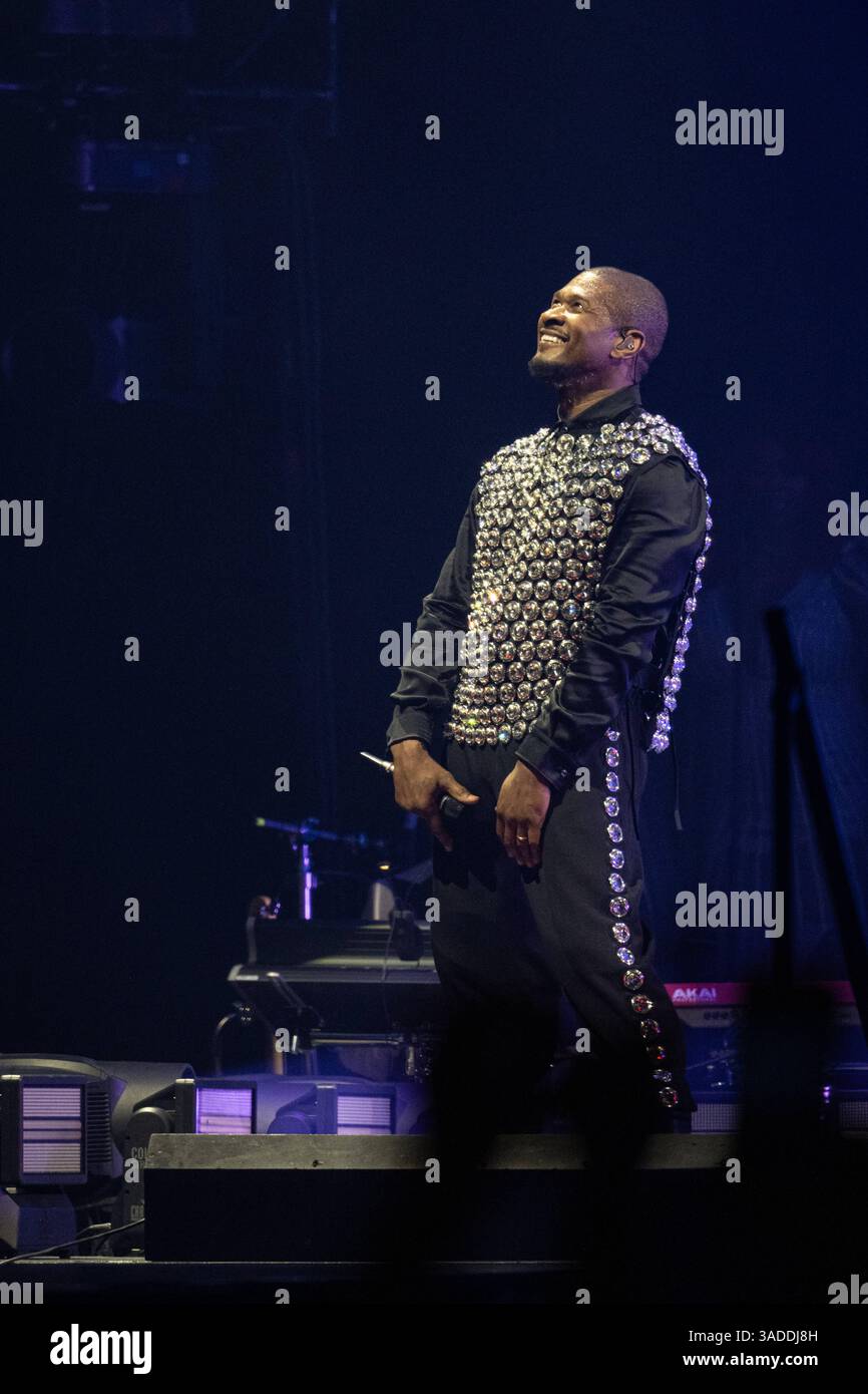 Usher Performs at The O2, London Usher performs his sixth night at The ...