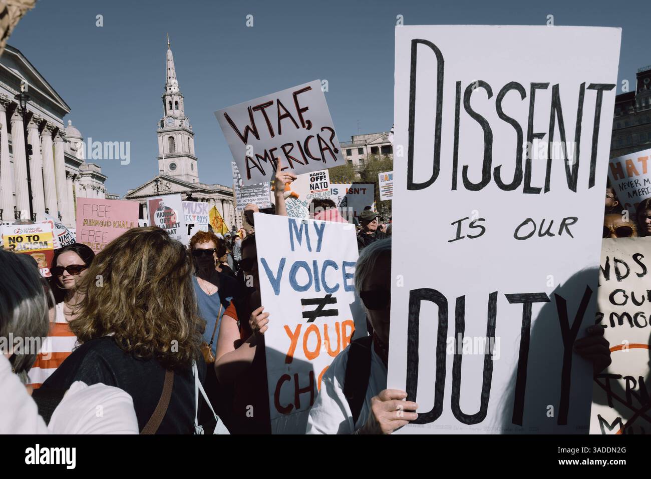 Anti-Trump Protest in London Hundreds of American expatriates and local ...