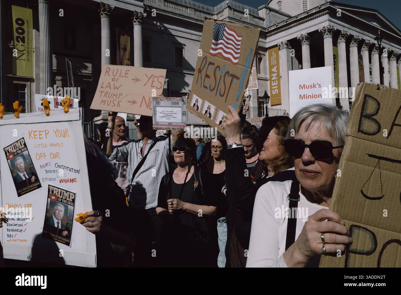 Anti-Trump Protest in London Hundreds of American expatriates and local ...