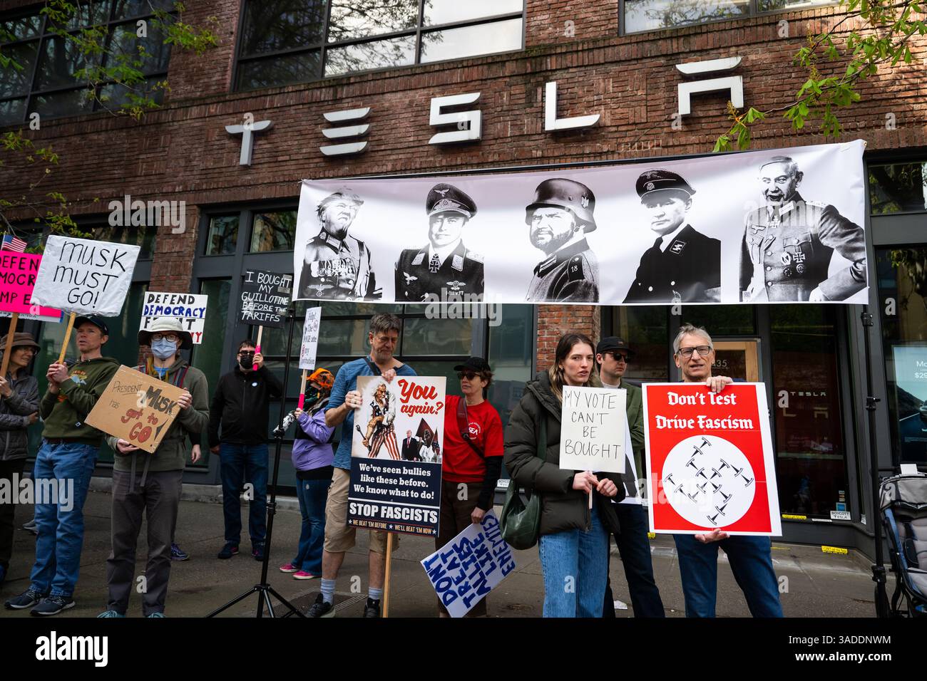 Seattle, USA. 5th Apr 2025. Activists continue to gather at the South ...