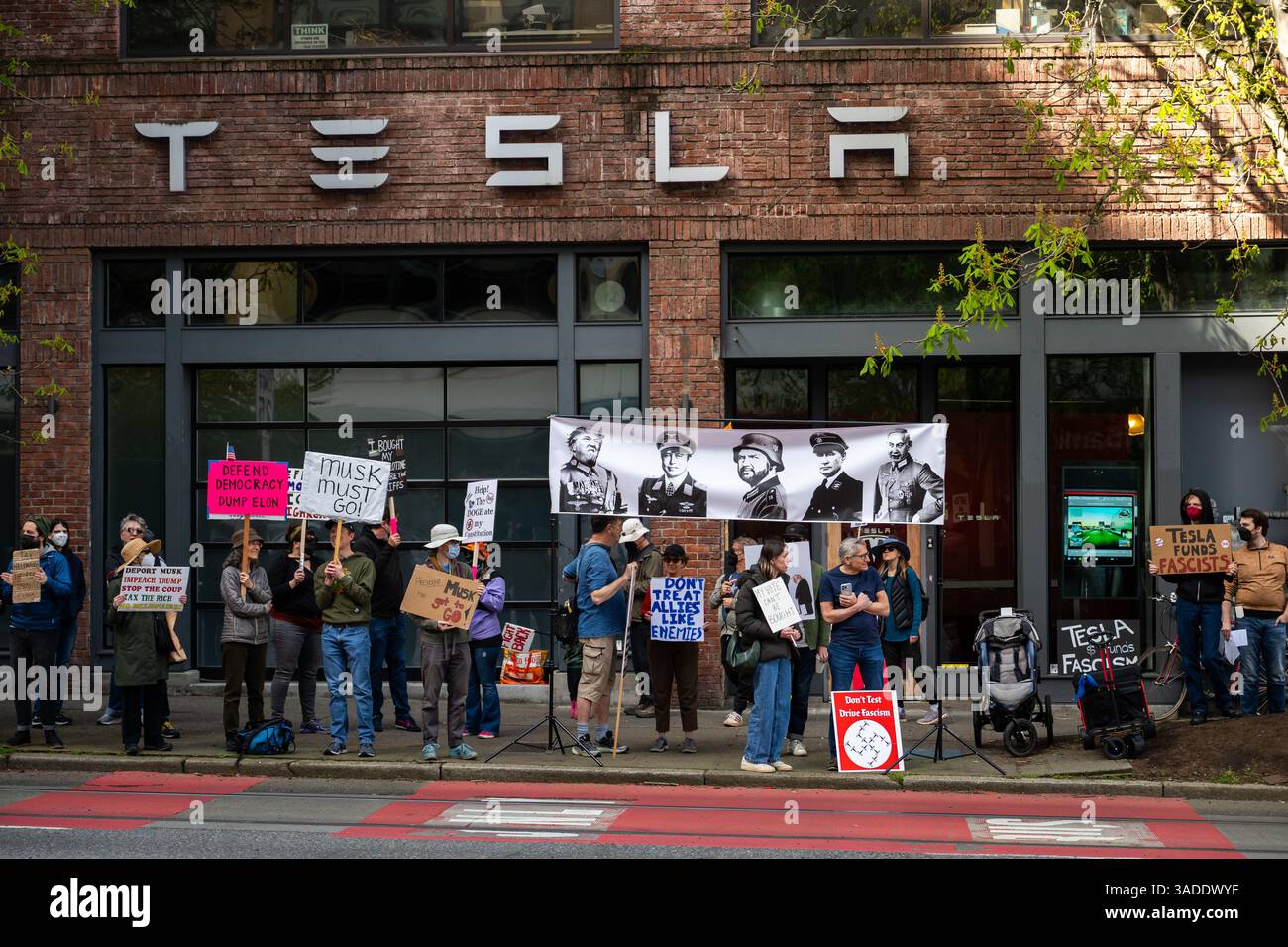 Seattle, USA. 5th Apr 2025. Activists continue to gather at the South ...