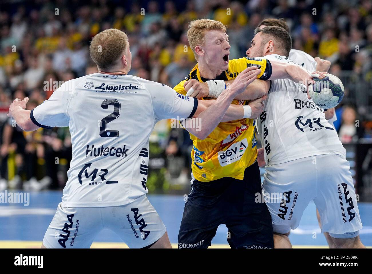 Mannheim, Deutschland. 05th Apr, 2025. v.li.: Lukas Hutecek (TBV, 2 ...