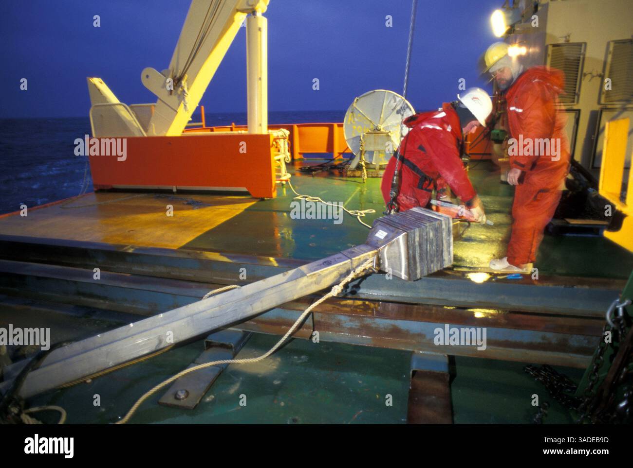 Apr 01, 1999; At Sea, ANTARCTICA; Scientists aboard the NSF research ...
