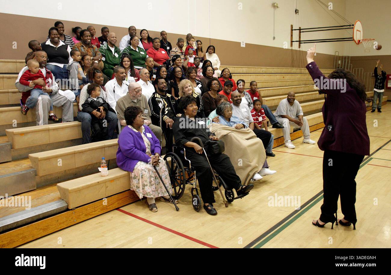 The Haynes family, many who came from throughout California, pose for a ...