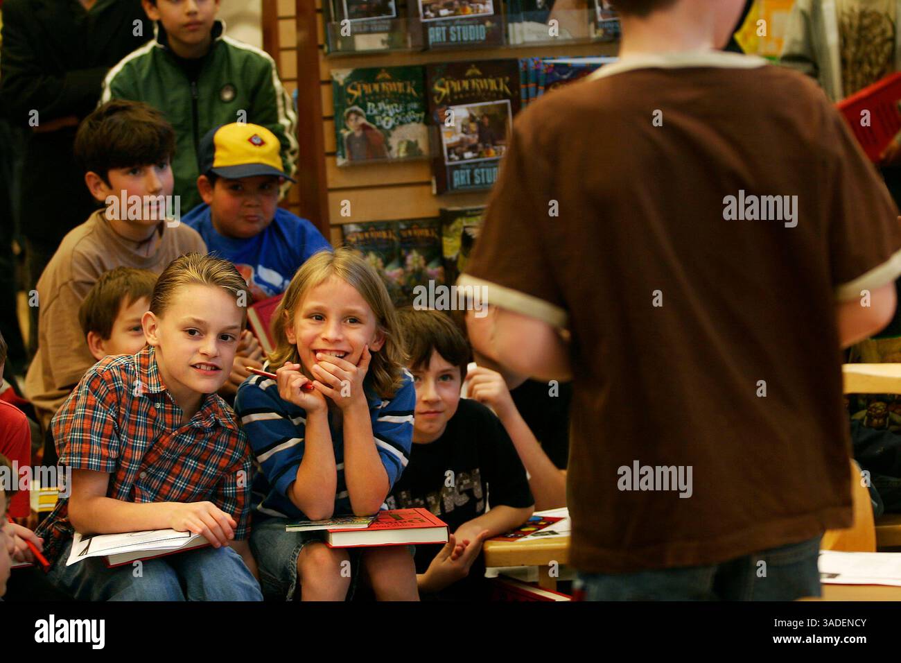 Coin toss children hi-res stock photography and images - Alamy