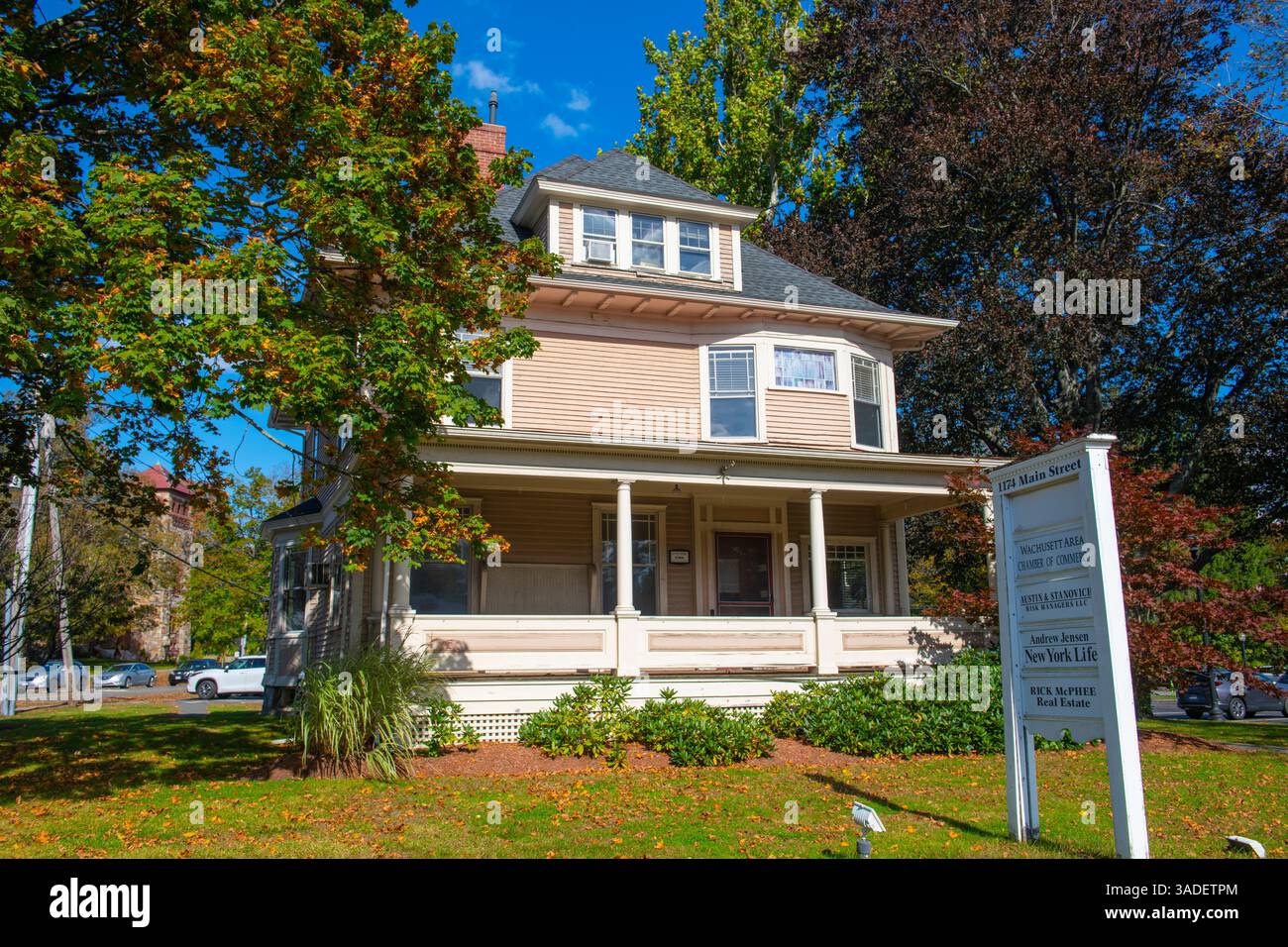 Damon House at 1174 Main Street in historic town center of Holden ...