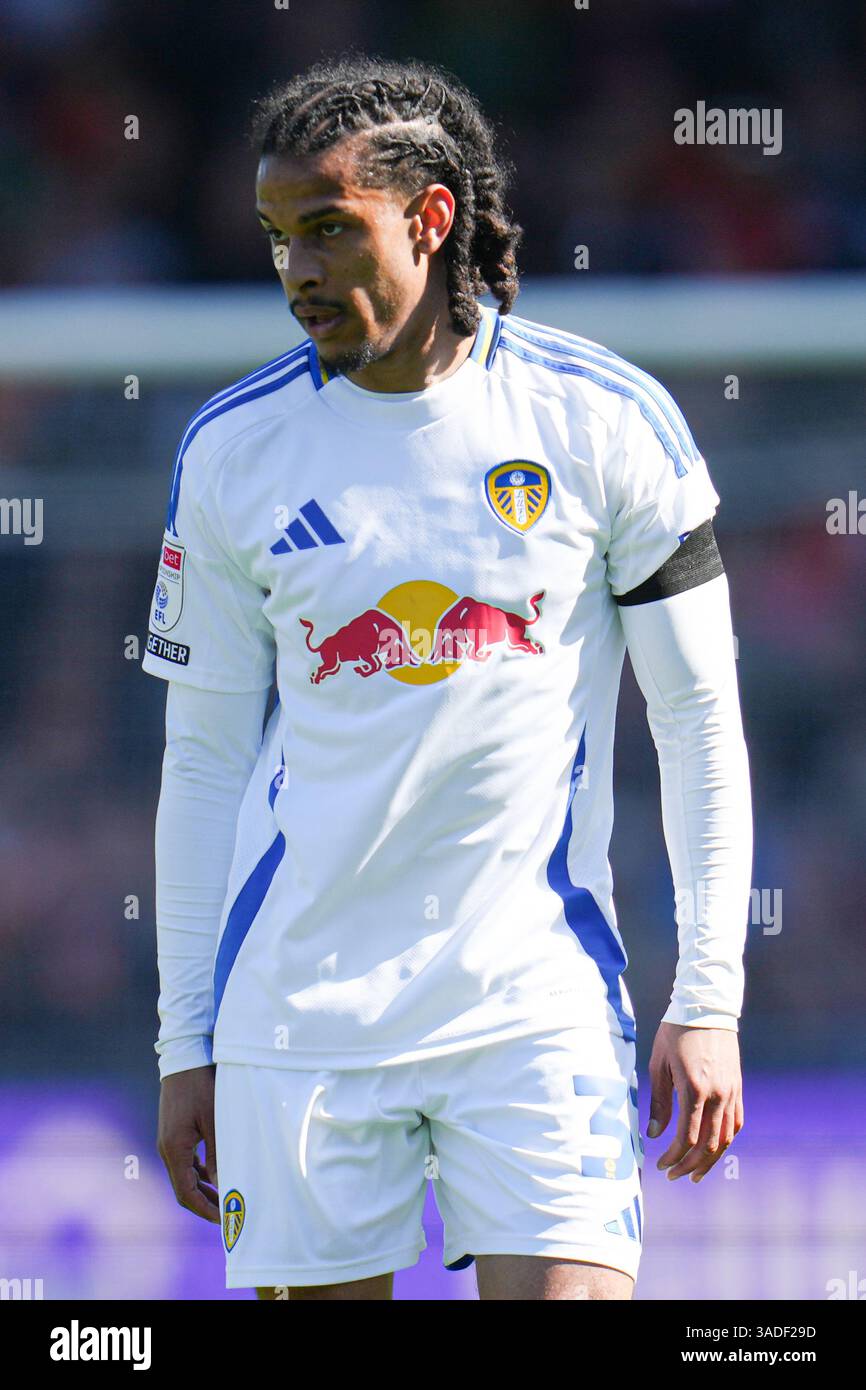 Isaac Schmidt of Leeds United during the Sky Bet Championship match ...