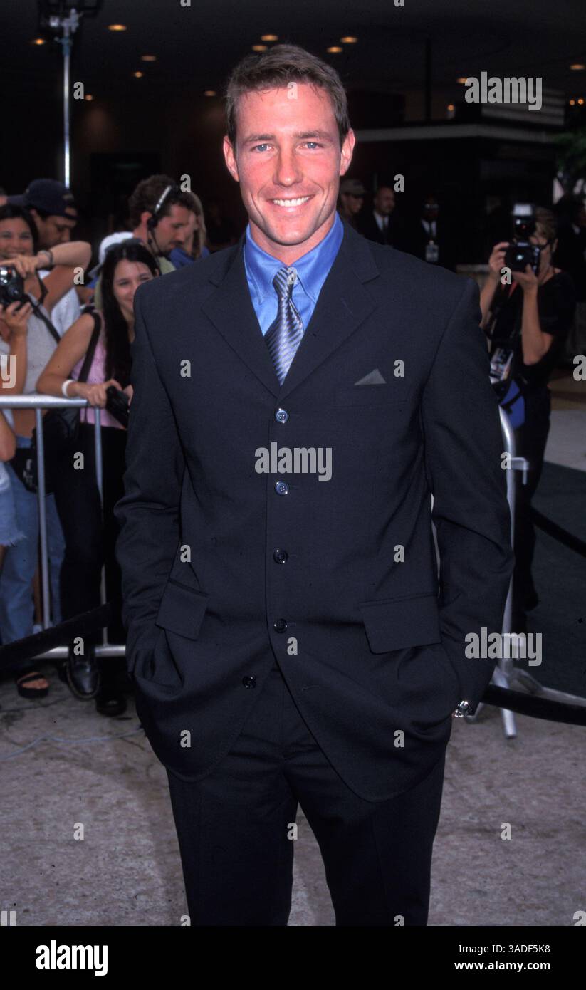 Jul 21, 1998; Los Angeles, CA, USA; Actor EDWARD BURNS at the premiere ...