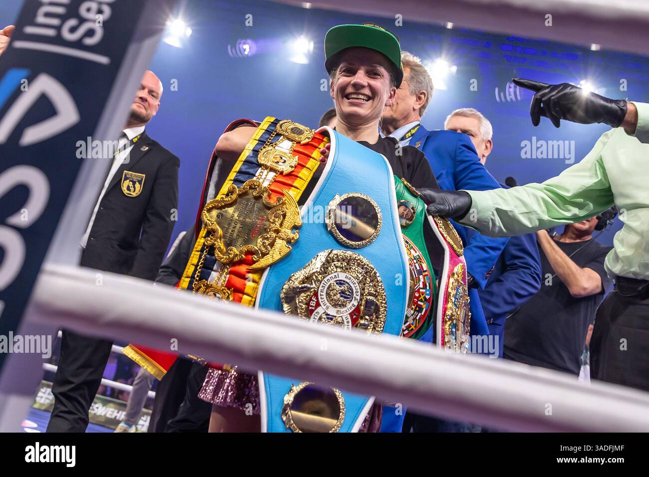 Potsdam, Germany. 05th Apr, 2025. Boxing: WBC, WBA, WBO, IBF World ...
