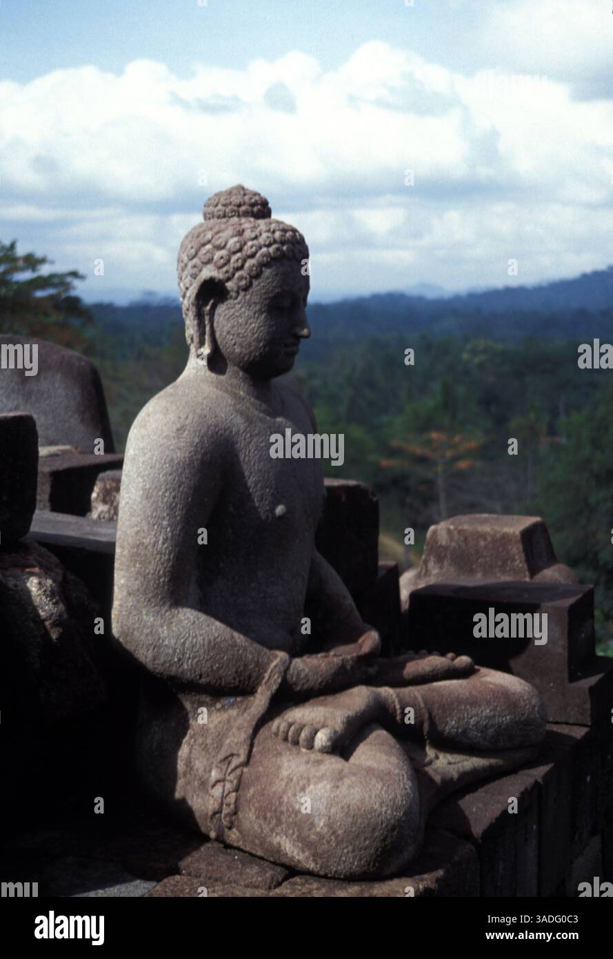 Aug 05, 1990; Bali, Indonesia; Borobudur is the world's largest ...