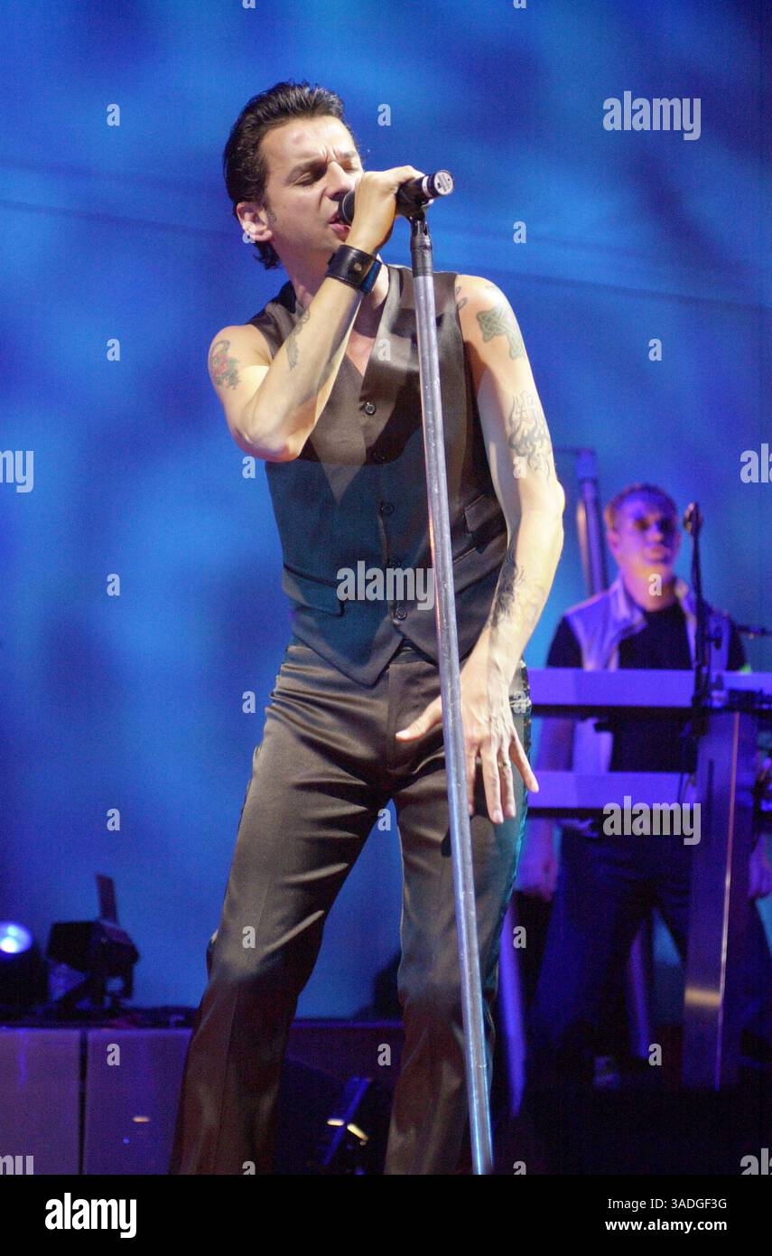 Jun 24, 2001; Cleveland, OH, USA; Lead singer DAVE GAHAN of Depeche ...