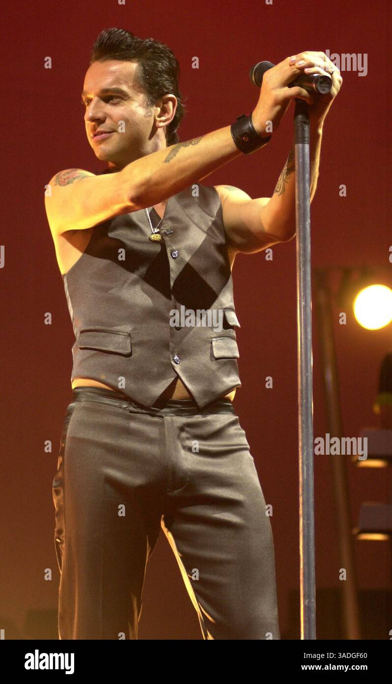 Jun 24, 2001; Cleveland, OH, USA; Lead singer DAVE GAHAN of Depeche ...