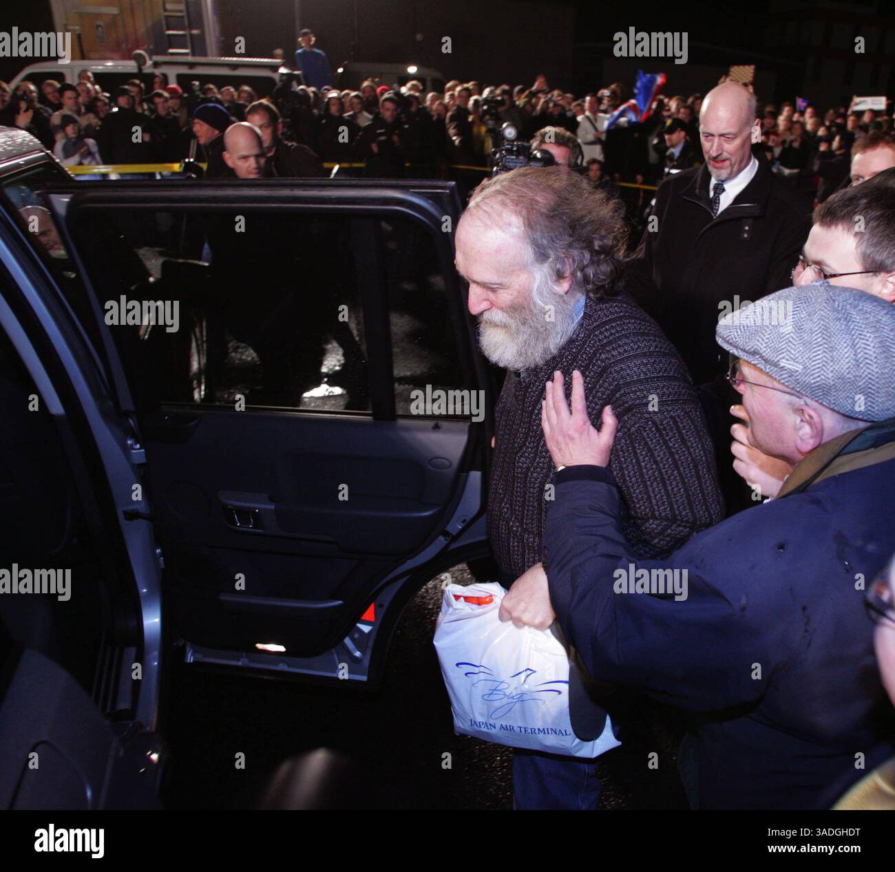 Mar 24, 2005; Reykjavik, ICELAND; Chess legend BOBBY FISCHER is greeted ...
