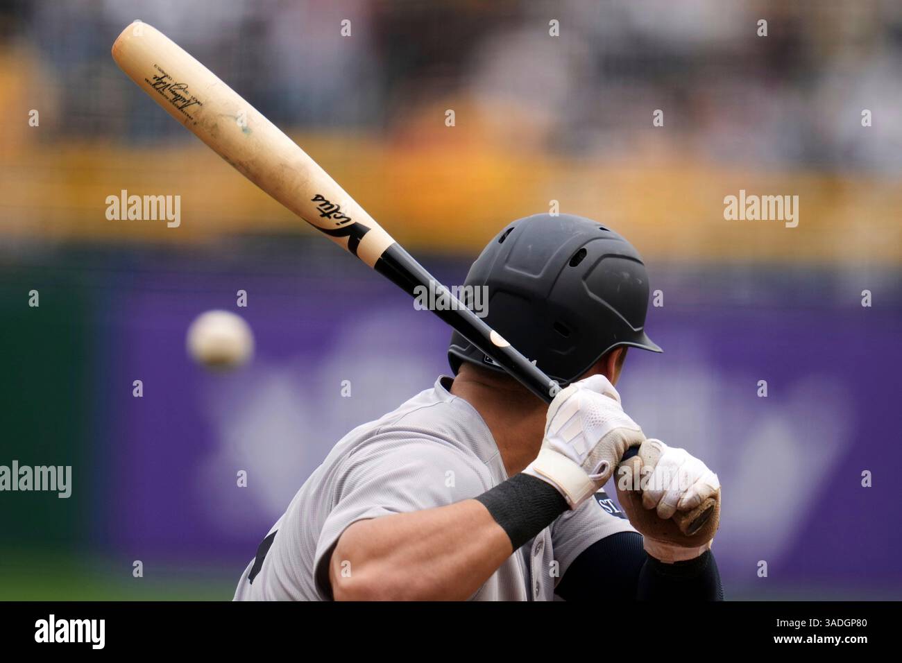 New York Yankees' Anthony Volpe bats during the first inning of a ...