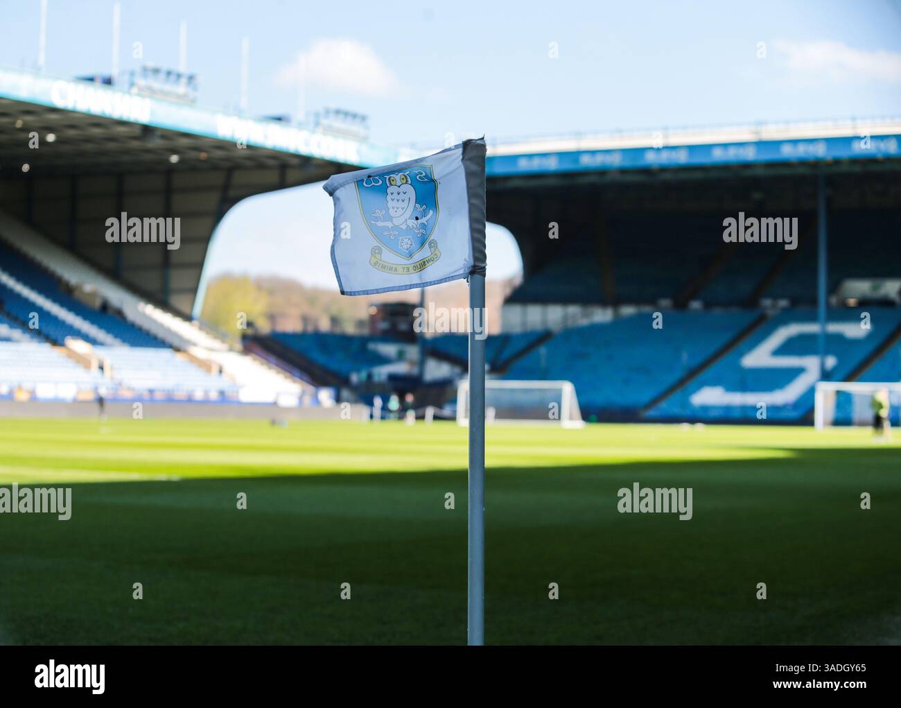 Sheffield, UK. 05th Apr, 2025. Sheffield Wednesday corner flag during ...