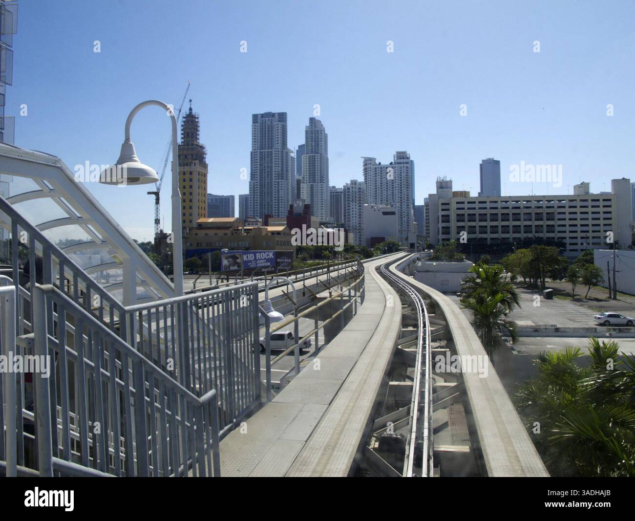 Miami metromover station downtown biscayne hi-res stock photography and ...