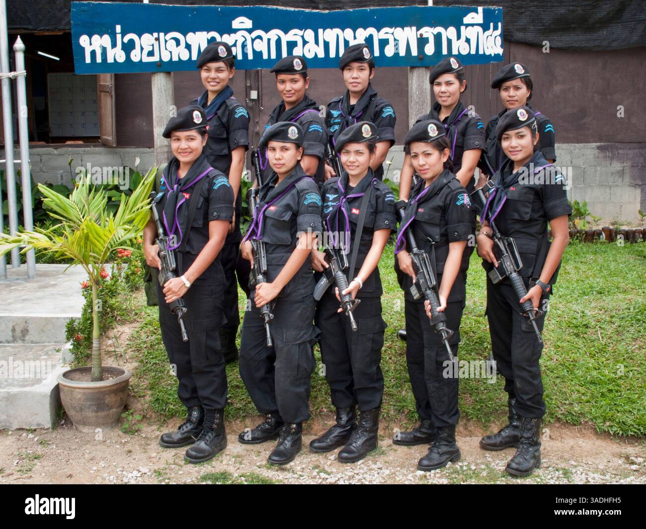 Sep 29, 2009 - Baan Trokbon, Pattani, Thailand - Some of the women ...
