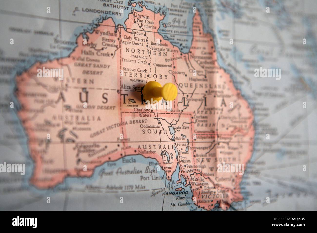 Dec 24, 2007 - Alice Springs, NT, Australia - A map of Australia with a ...