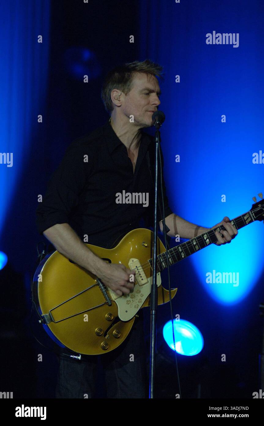 Jul 18, 2008 - PORTSMOUTH, Virginia , USA - BRYAN ADAMS canadian singer ...