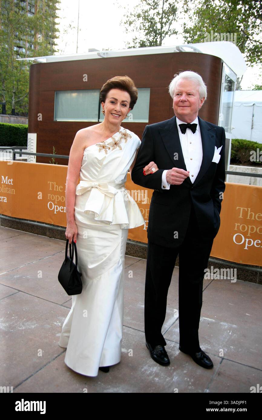 Metropolitan Opera Season opens with new production of ''Tosca ...