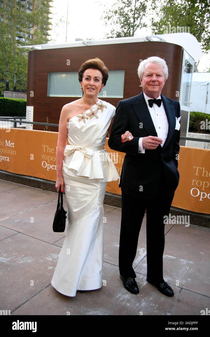 Metropolitan Opera Season opens with new production of ''Tosca ...