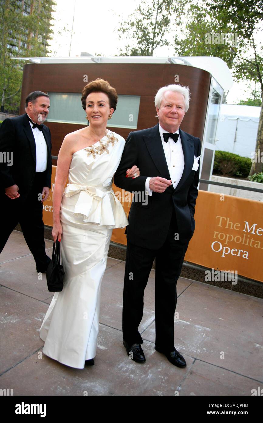 Metropolitan Opera Season opens with new production of ''Tosca ...