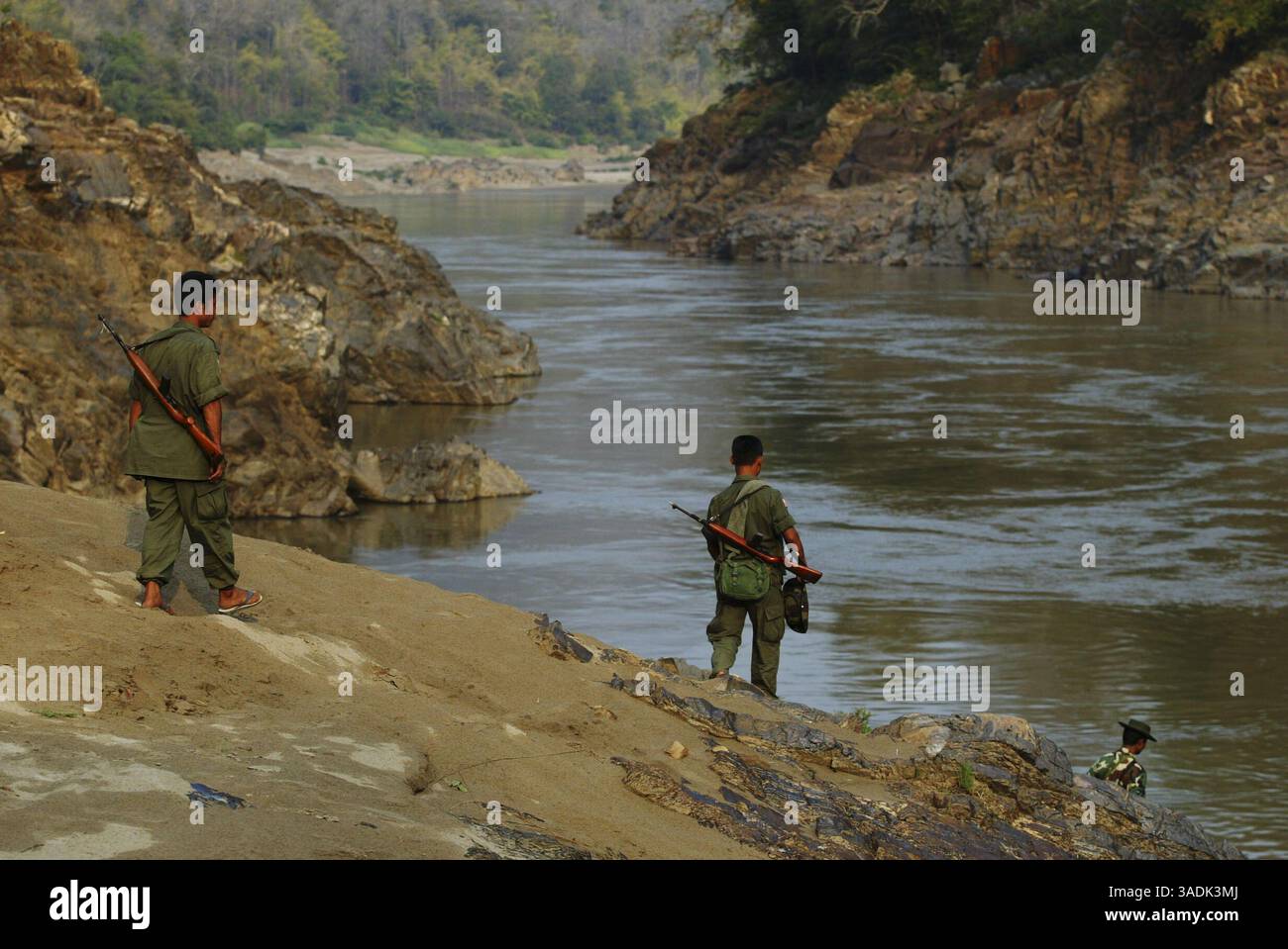 Karen national liberation army soldiers hi-res stock photography and ...