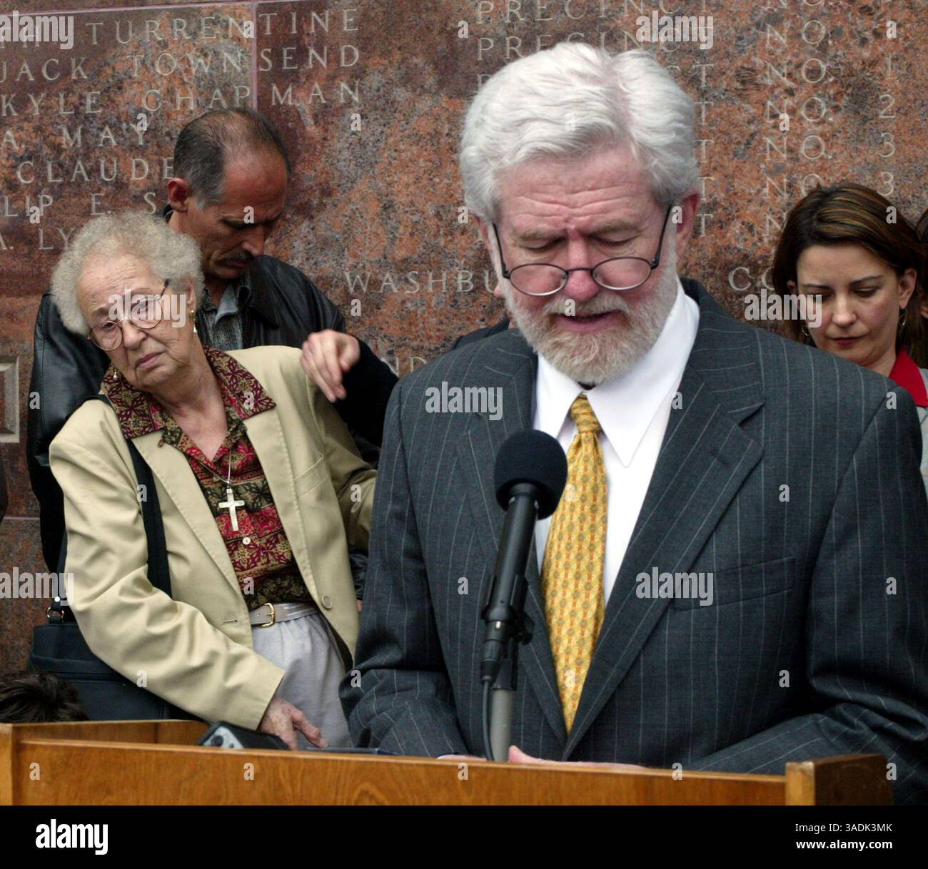 Mar 15, 2002; Houston, Texas, USA; JUTTA KENNEDY (L) the mother of ...