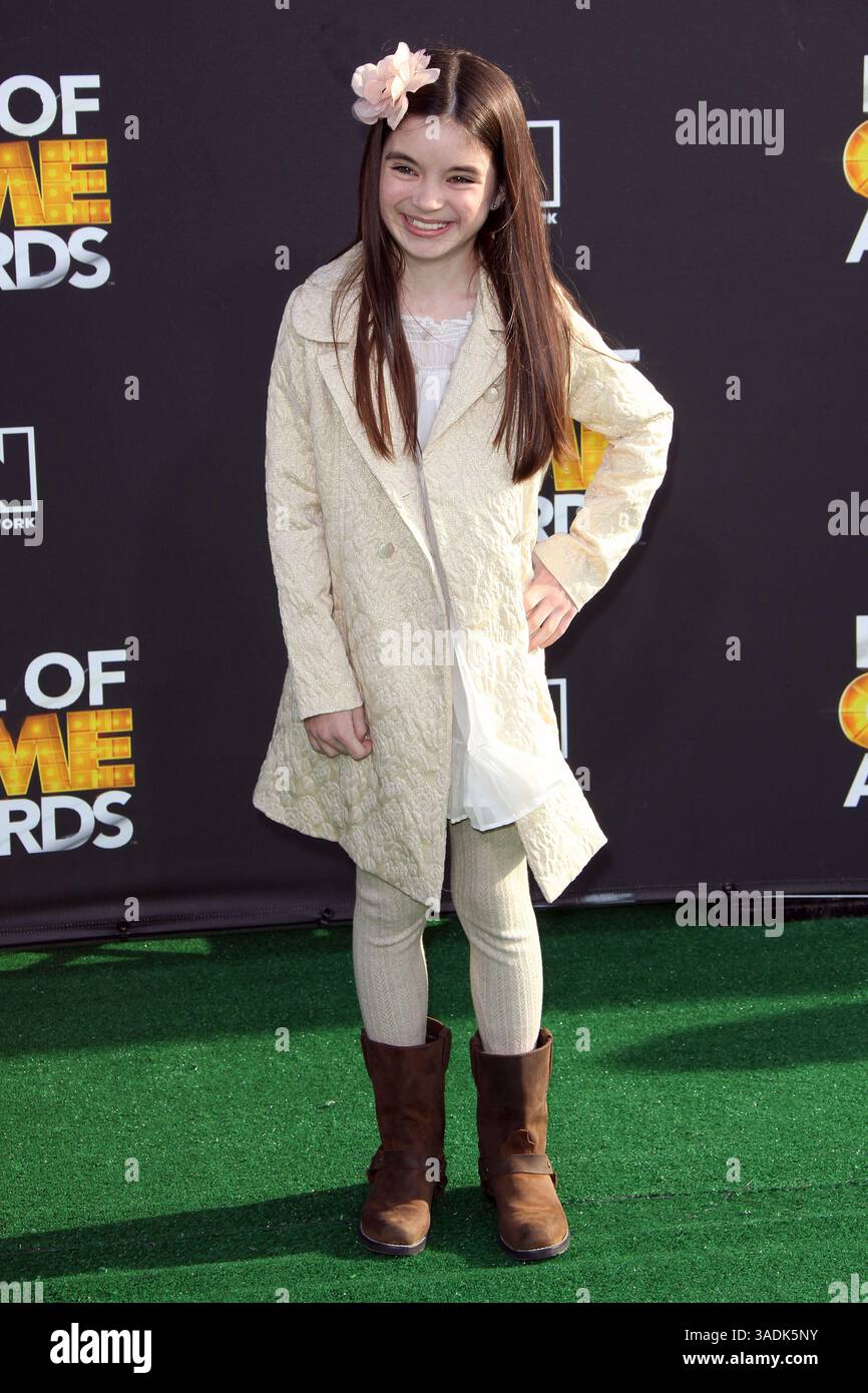 Feb. 18, 2012 - Santa Monica, California, U.S - Landry Bender arrives ...