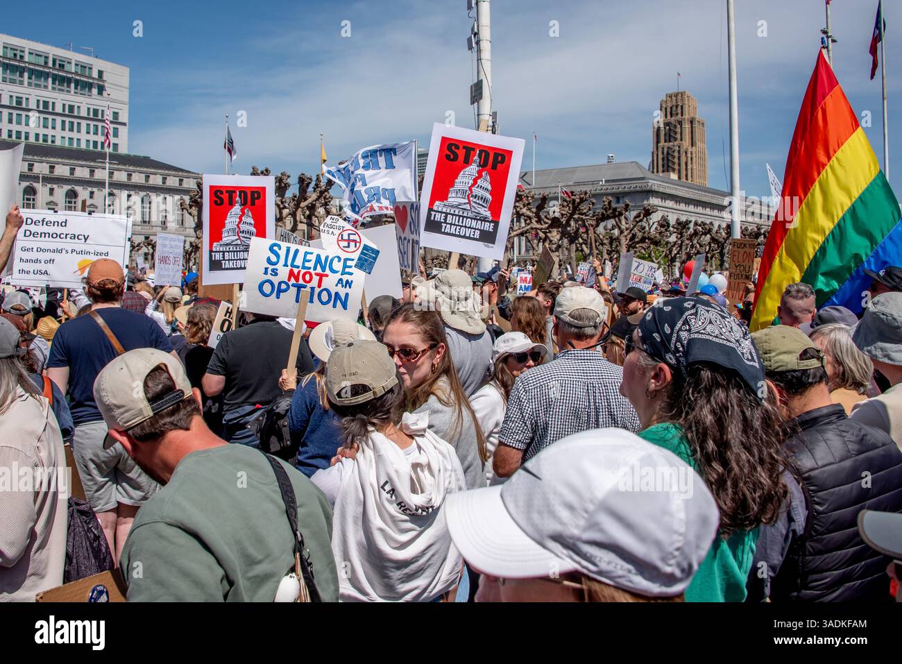 San Francisco, USA. 5th Apr 2025.. Thousands gather for the Hands Off ...