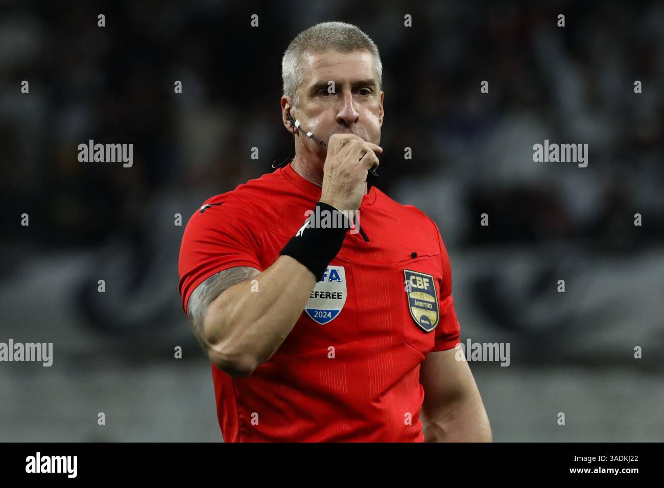 Referee Anderson Daronco during the match between Corinthians and Vasco ...