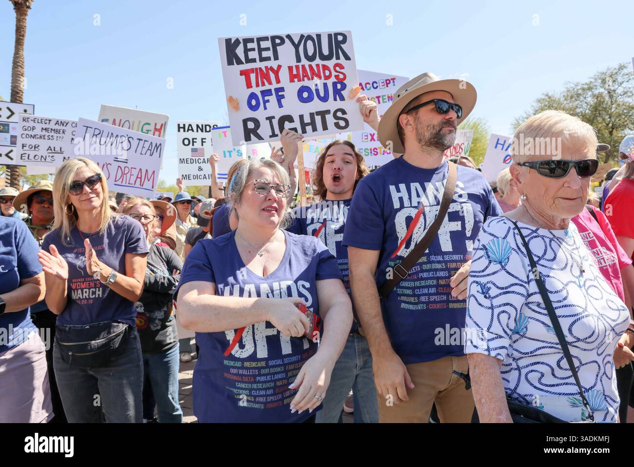Phoenix, USA. 05th Apr, 2025. Over 1,000 people gather for the Nation ...