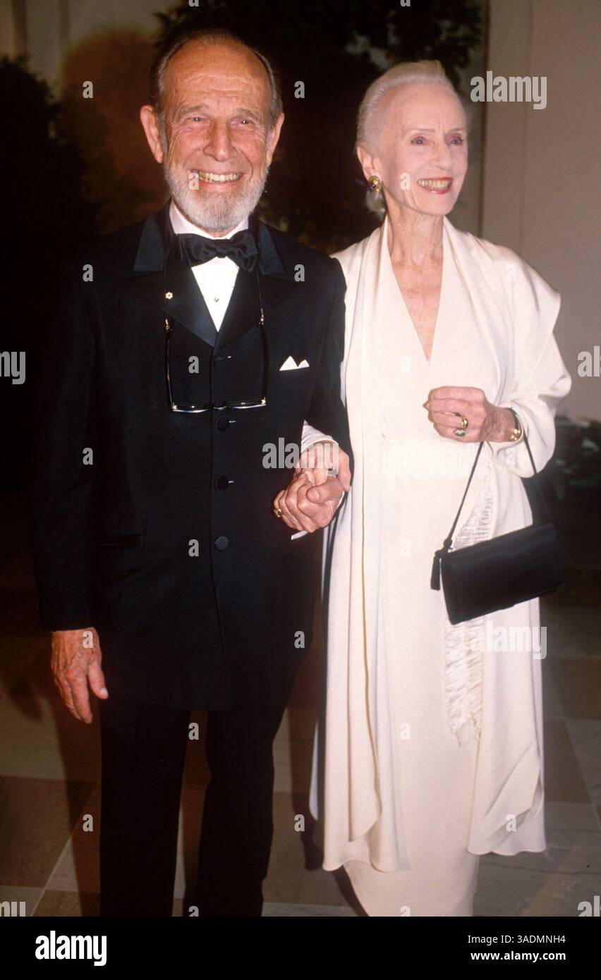 May 31, 1990; Washington, DC, ; Actor HUME CRONYN & JESICA TANDY arrive ...