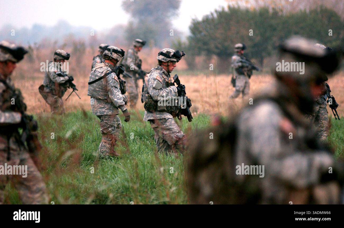 Nov 22, 2005; Bayji, IRAQ; Infantrymen from Company A, 1st Battalion ...