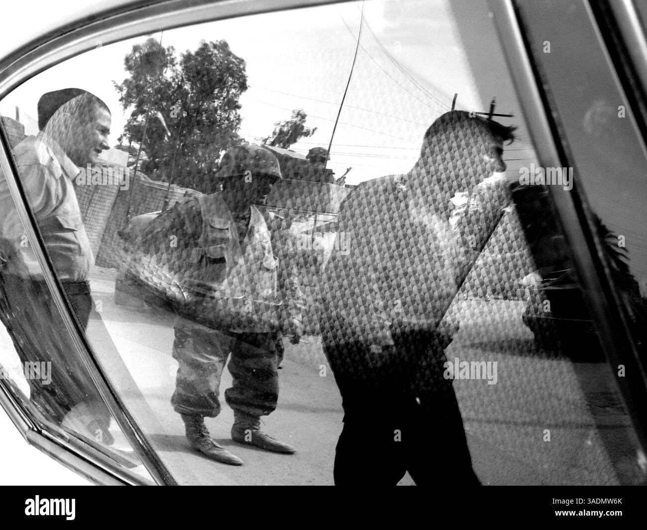 Mar 08, 2006; Ad Dawr, Saluhidin, IRAQ; Iraqi police and soldiers ...