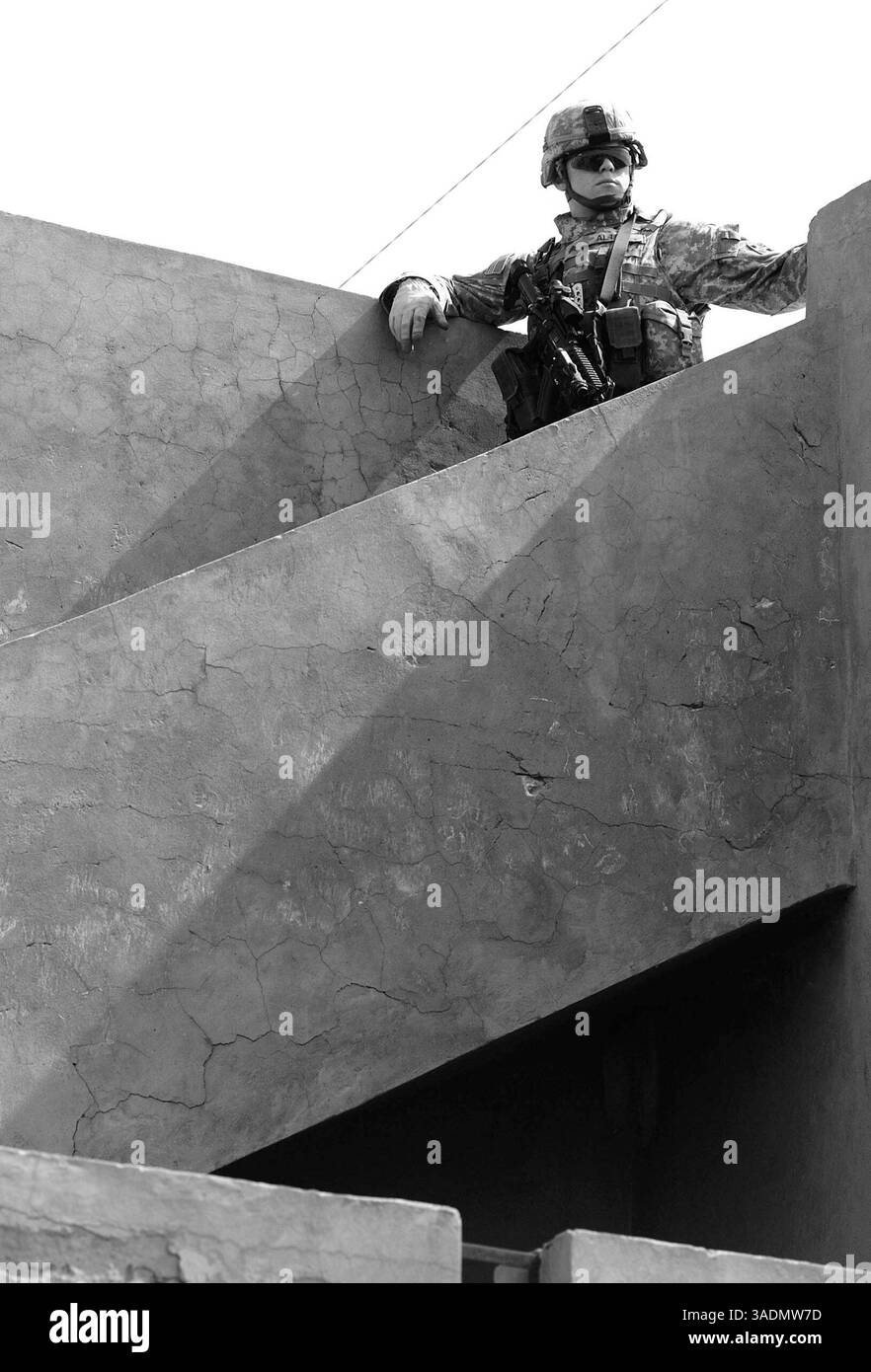 Mar 07, 2006; Ad Dawr, Saluhidin, IRAQ; An American soldier from 2-9 ...