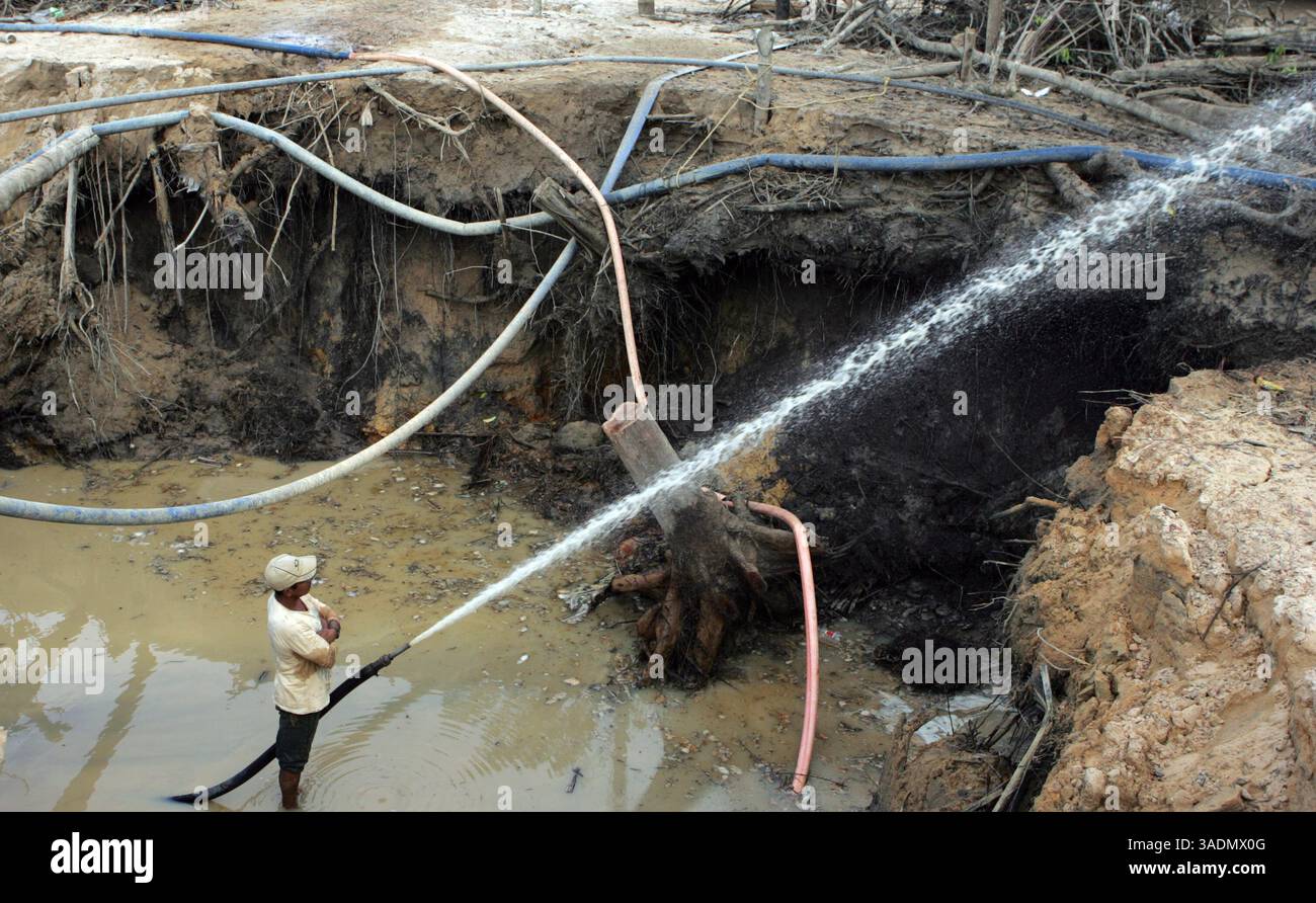 Capa de oro hi-res stock photography and images - Alamy