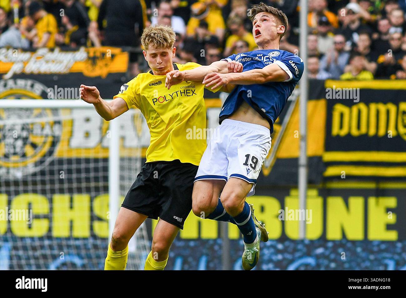 Aachen, Deutschland. 05th Apr, 2025. v.li.: Anton Heinz (Alemannia Aachen, 21), Maximilian ...