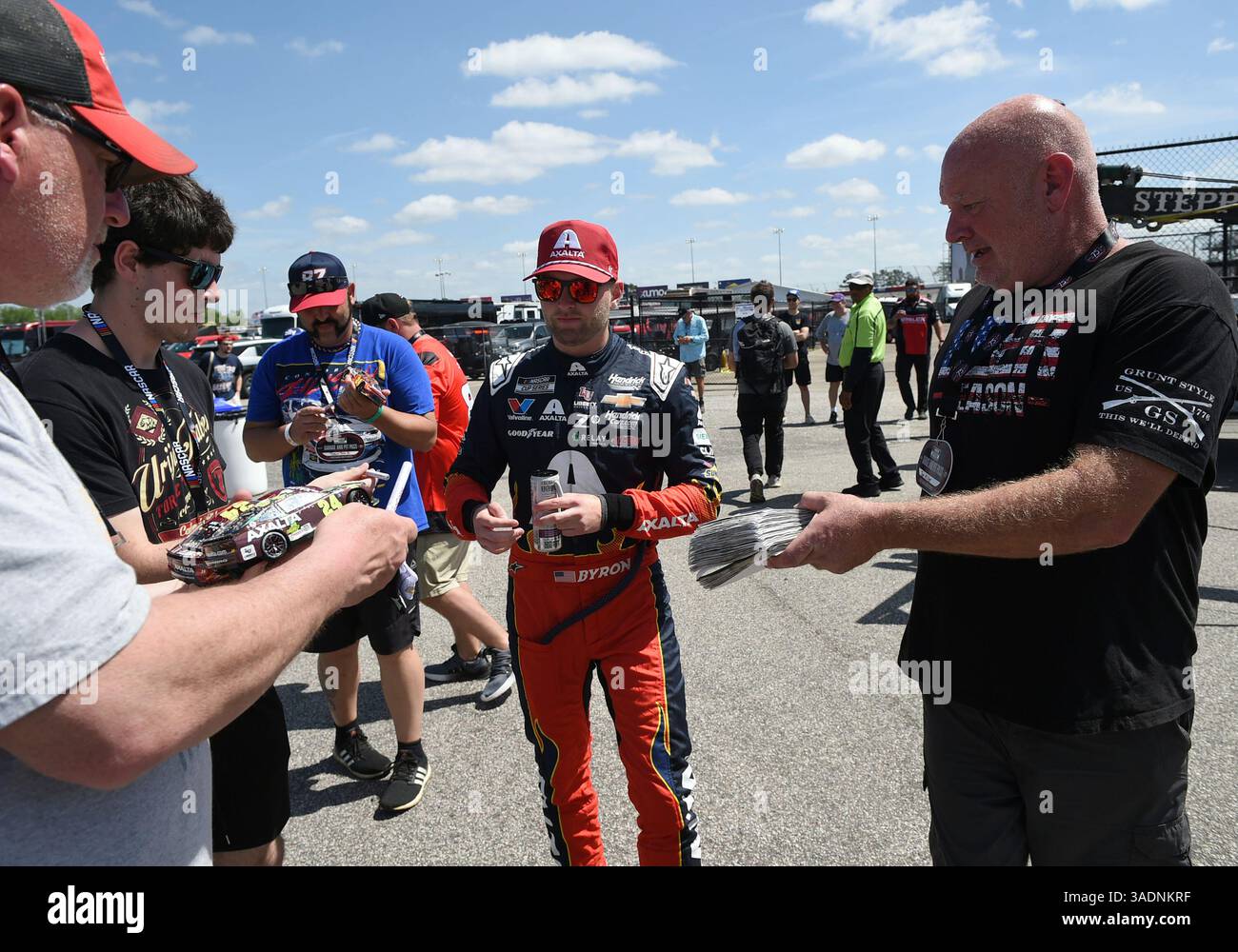 DARLINGTON, SC - APRIL 05: William Byron (#24 Hendrick Motorsports ...