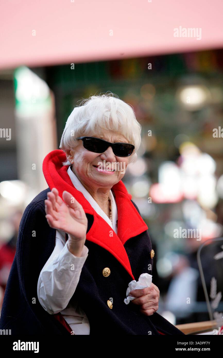New York - NYC - USA - November 11 2008 - Edith Shain a 90-year-old who ...