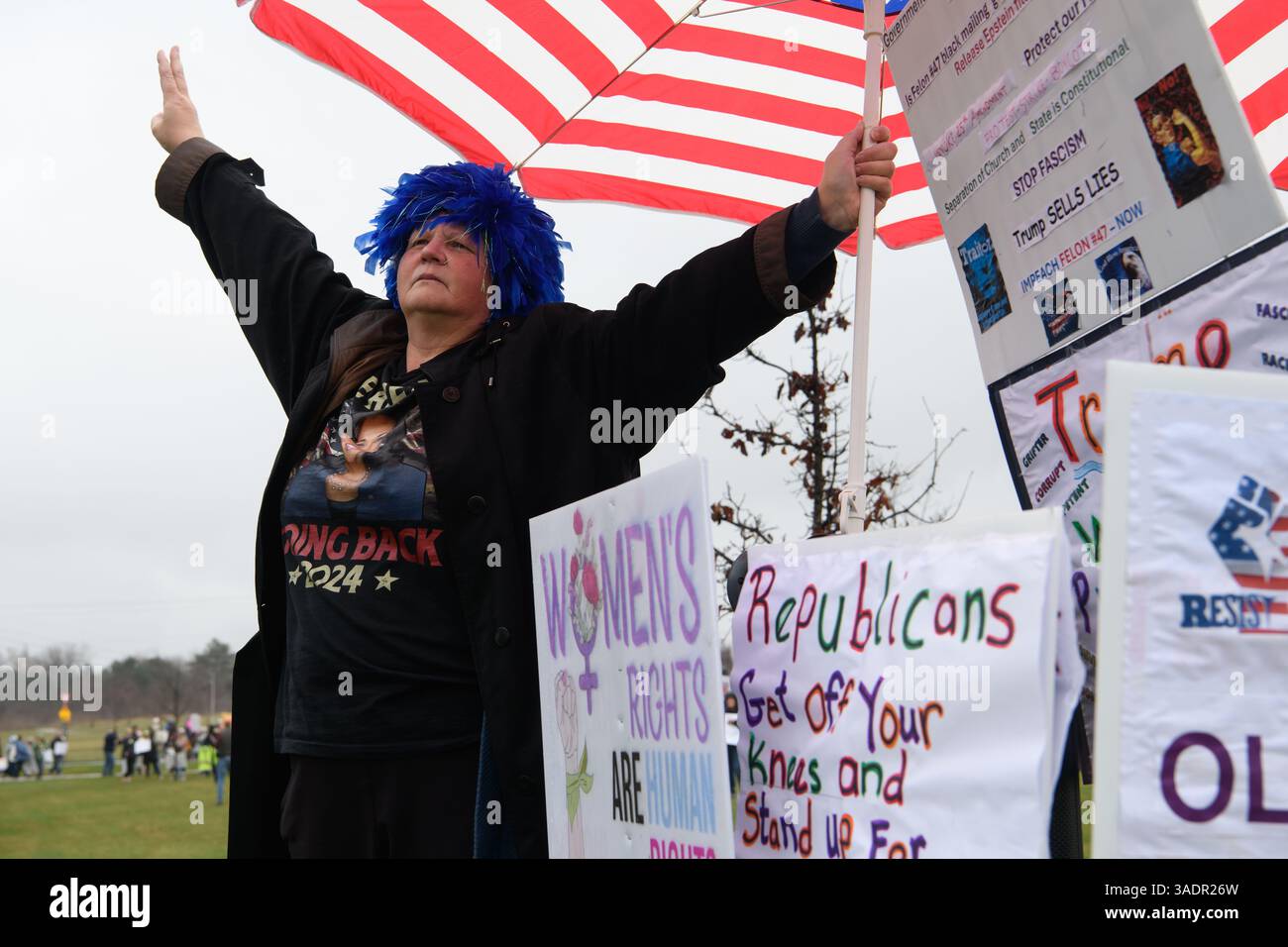 Toledo, Ohio, USA. 5th Apr, 2025. Over 4,000 protestors cross the Craig ...