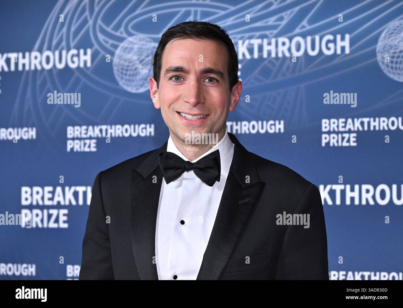 Santa Monica, USA. 05th Apr, 2025. Andrew Ross Sorkin arriving at the 11th Breakthrough Prize ...