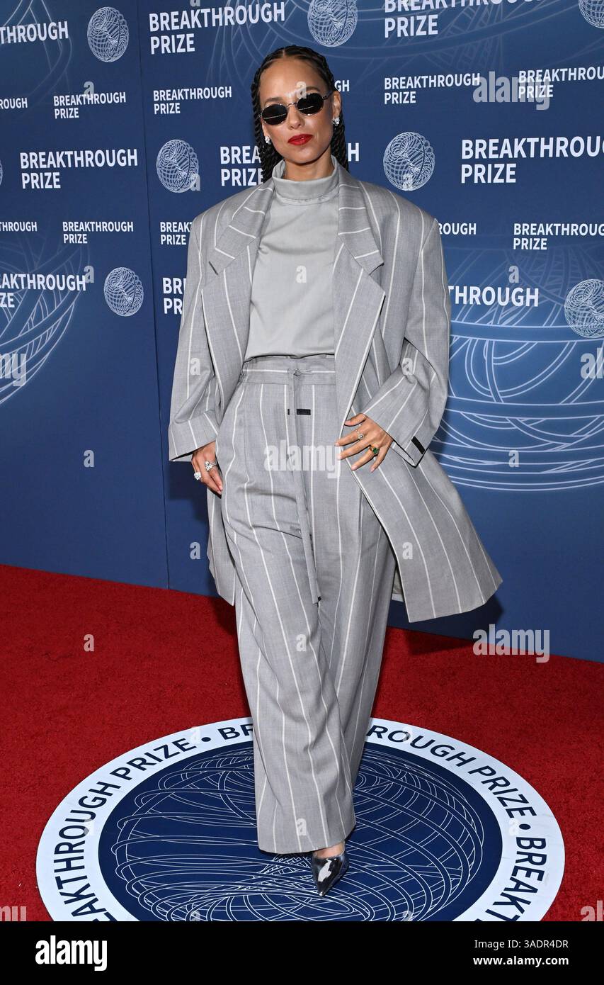 Santa Monica, USA. 05th Apr, 2025. Alicia Keys arriving at the 11th ...