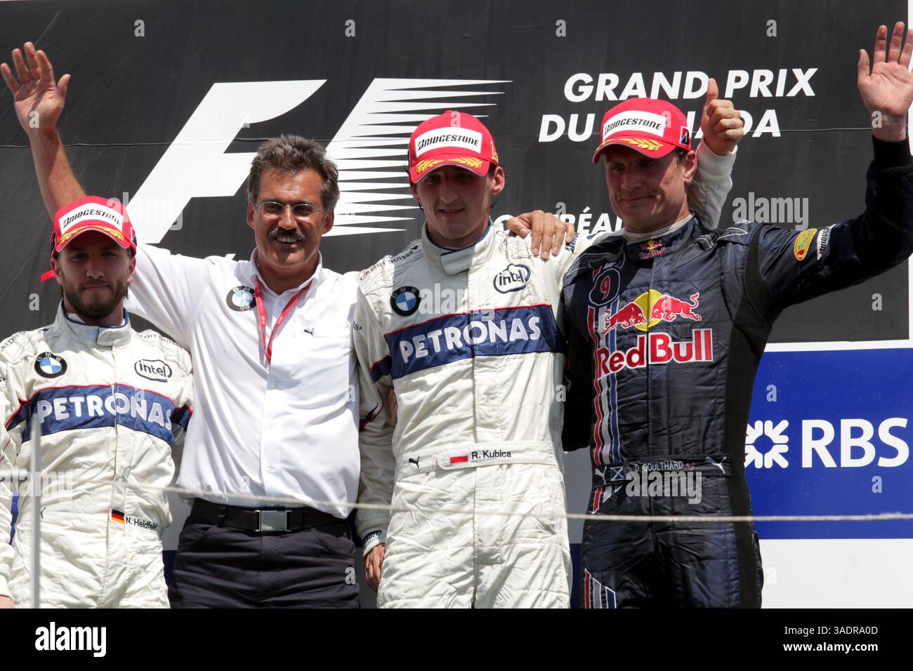 Nick Heidfeld (GER) BMW Sauber F1, Dr Mario Theissen (GER) BMW Sauber ...