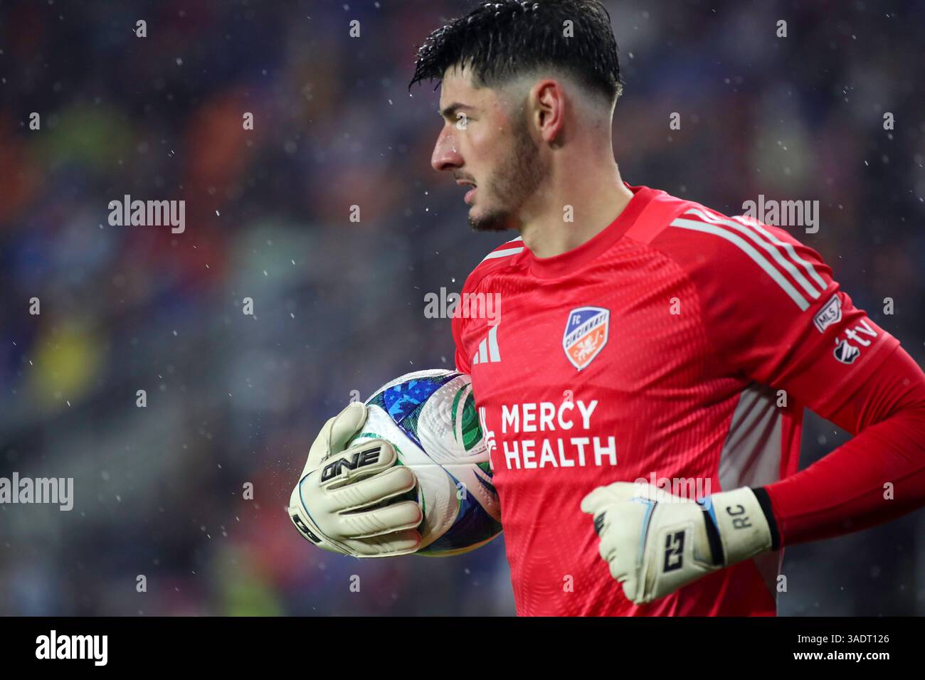 Cincinnati, Ohio, USA. 5th Apr, 2025. FC Cincinnati keeper Roman ...