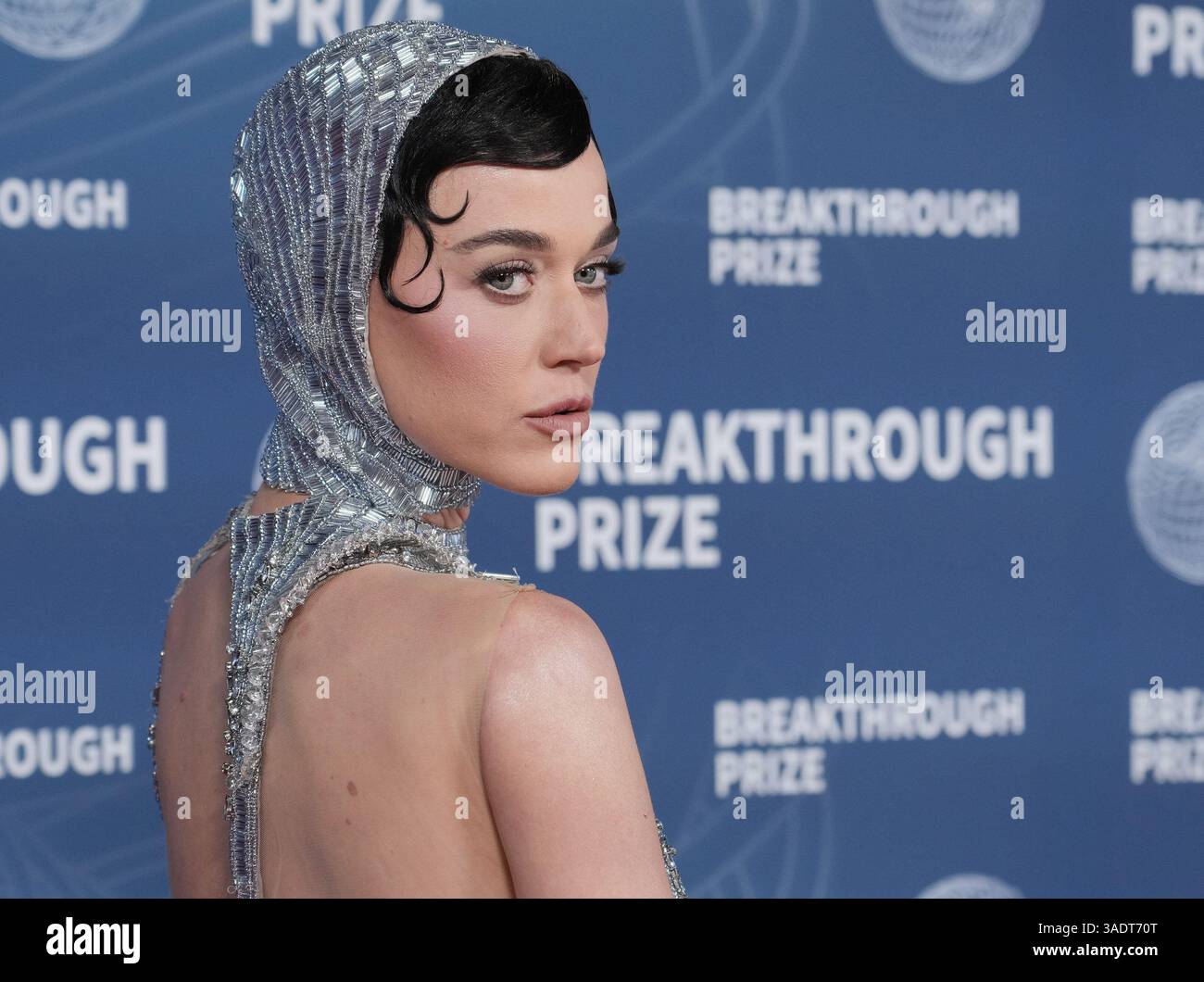 Katy Perry arrives at the 11th Breakthrough Prize Ceremony held at the ...