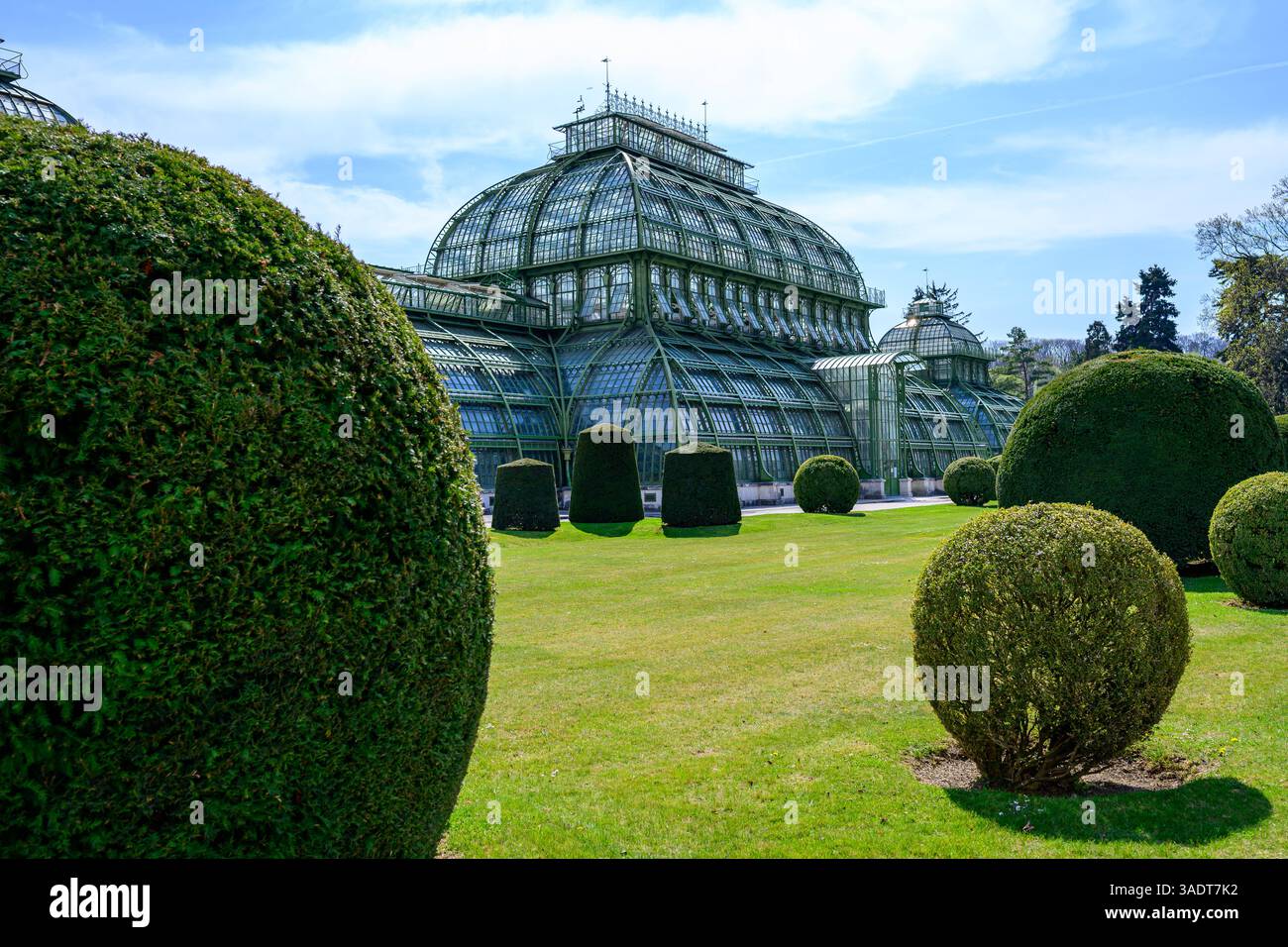 vienne, austria, 05 april 2025, art deco construction palmenhaus, palm house in the garden of ...