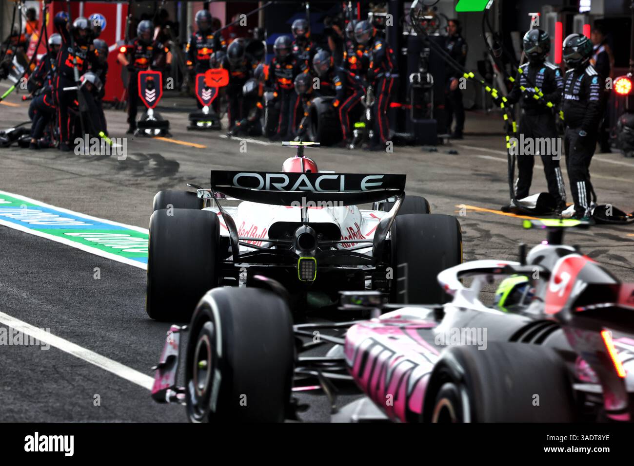 Red bull 2025 japan pit stop hi-res stock photography and images - Alamy