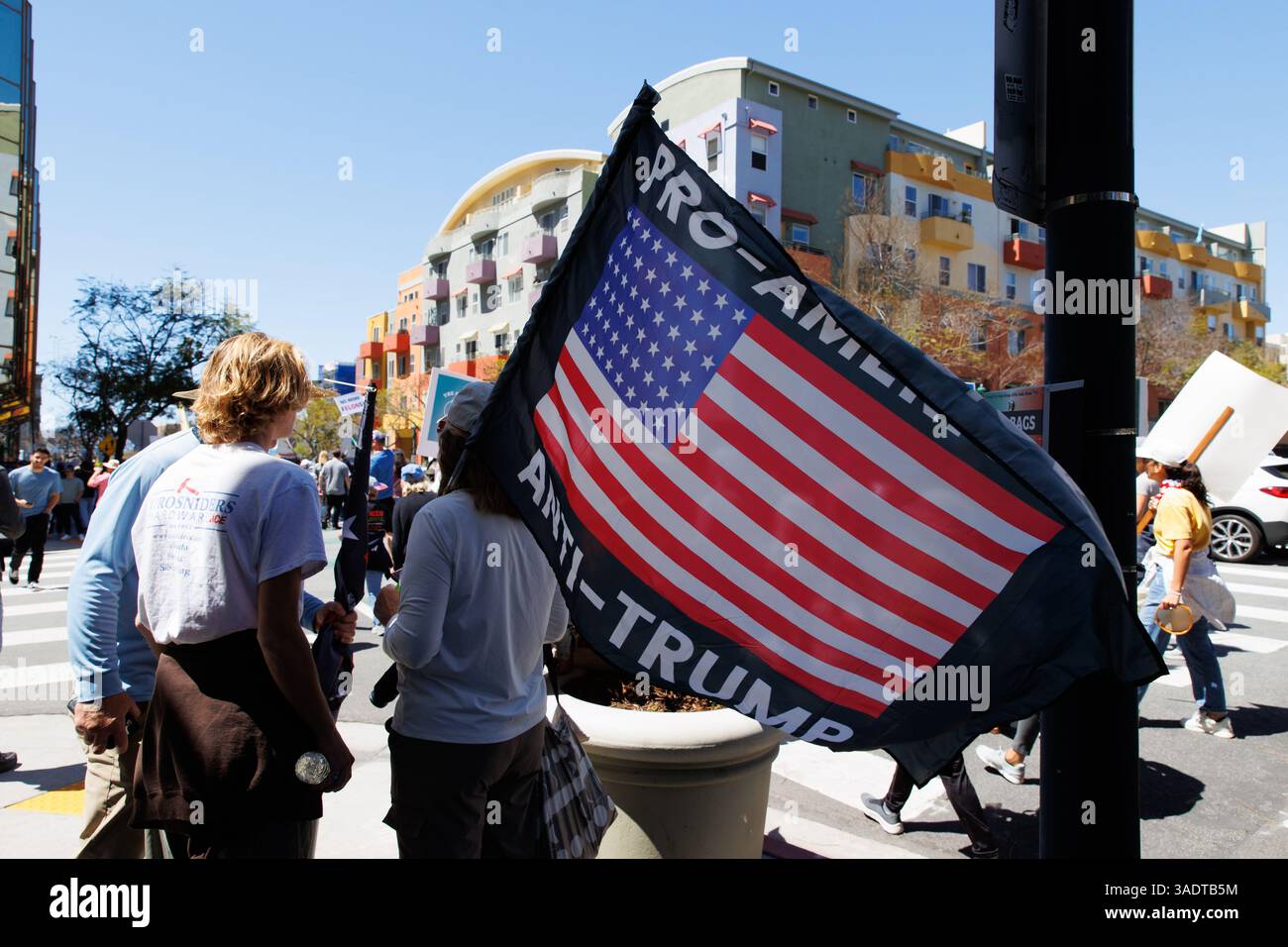 2025 hands off anti trump protests hi-res stock photography and images ...