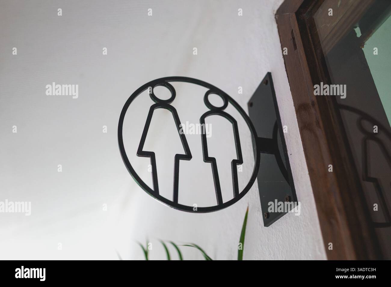 Minimal directional symbols hi-res stock photography and images - Alamy